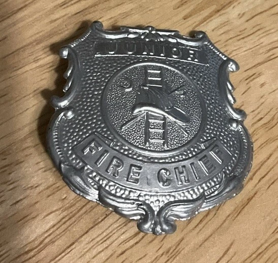 JUNIOR FIRE CHIEF Badge - Tootsie Toy Metal USA $20.00 - PicClick