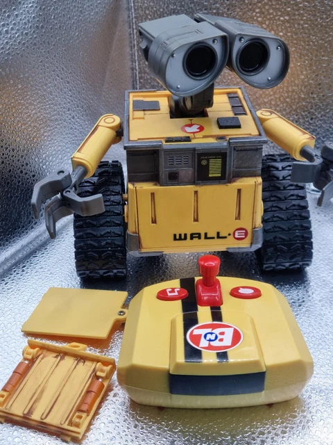 DISNEY PIXAR WALL-E Remote Control Toy Thinkway Interactive Talking £79 ...
