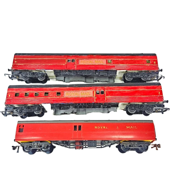 RAKE OF 3X Triang BR Mk1 Royal Mail Post Office Sorting Vans OO Gauge ...