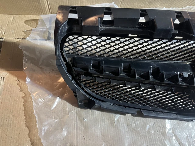 MERCEDES-BENZ CLA C117 Amg Front Grille A1178880700 2016-2019 £70.00 ...