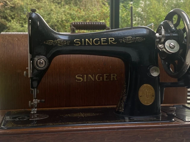VINTAGE SINGER 99K Model Hand-Crank Sewing Machine 1928 with Carry Case ...