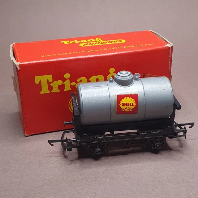 TRI ANG RAILWAYS OO gauge SHELL PETROL TANK WAGON with box $20.00 ...