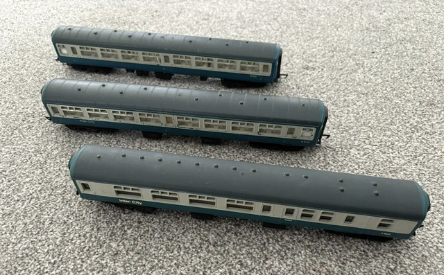 HORNBY OO GAUGE Intercity Blue/Grey Mk2 Coaches (THREE IN SET). £35.00 ...