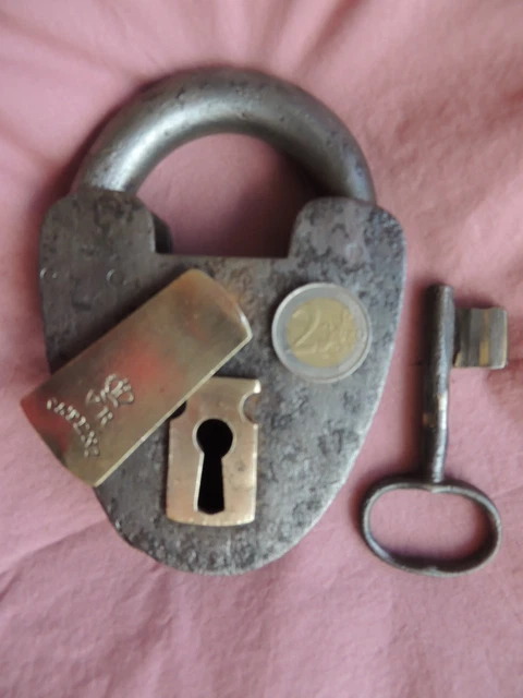 OUTIL ANCIEN TRES Gros Cadenas En Fer Forge + Cle EUR 24,90 - PicClick FR