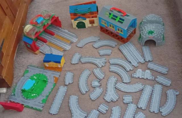 THOMAS THE TANK Engine Track And Spares Bundle Gullane Fisher Price £25 ...