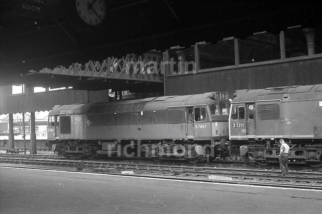 MANCHESTER VICTORIA CLASS 25 D7647 5.6.69 Railway Negative RN331 £3.99 ...