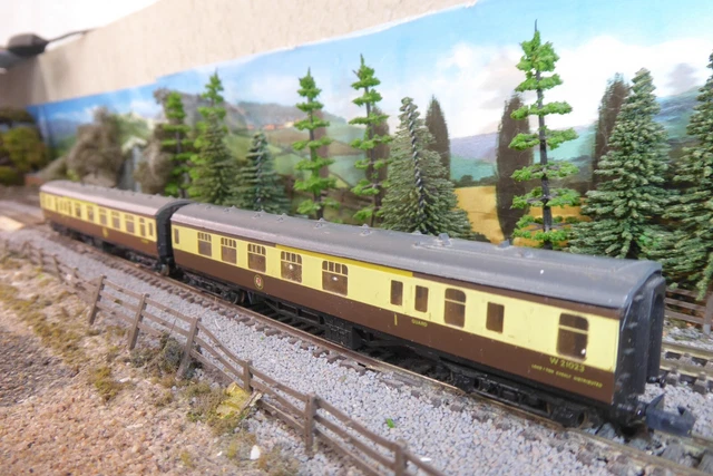 GRAHAM FARISH WESTERN Region Brake End coaches x 2. N gauge. £20.00 ...
