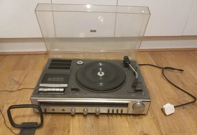 VINTAGE SANYO G1004 Stereo Music Centre Cassette Turntable Record Radio ...