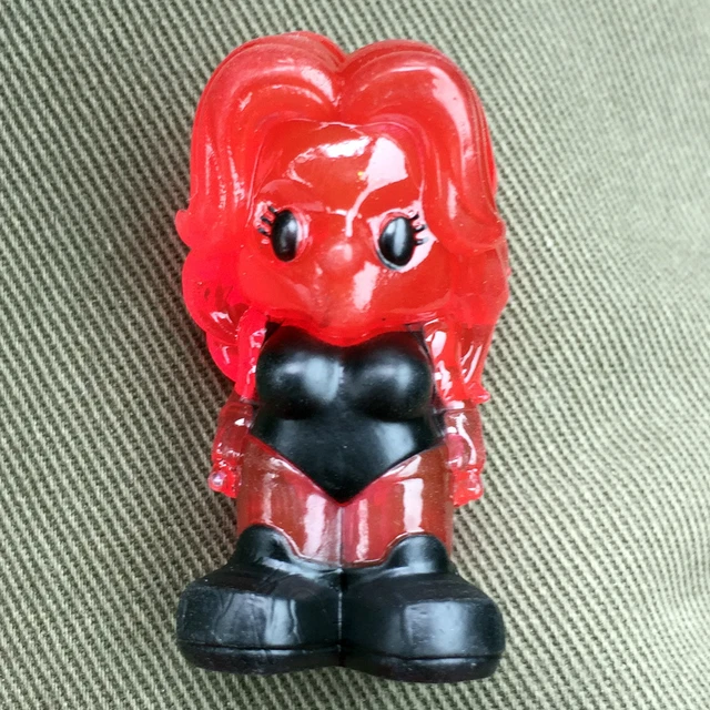 OOSHIES EXCLUSIVE LIMITED Edition Ultra Rare RED SHE HULK Hologram ...