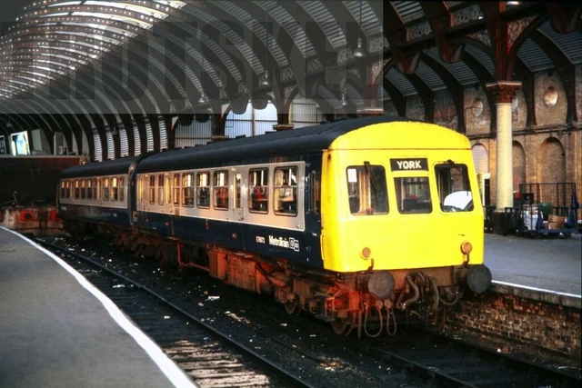 35MM SLIDE BR British Railways DMU Class 111 78972 York 1986 Orig £4.98 ...