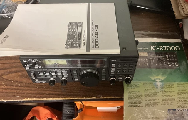 ICOM IC-R7000 COMMUNICATIONS Receiver HF/VHF/UHF/FM/AM + MANUALS GREAT ...