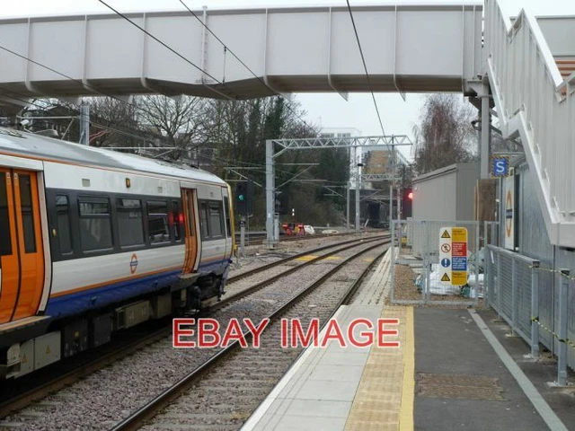 PHOTO CLASS 378 Set 378 220 Westbound Train Leaving Highbury And ...