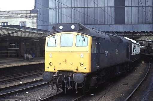 ORIGINAL COLOUR SLIDE of 25256 BR class 25 diesel loco £2.25 - PicClick UK