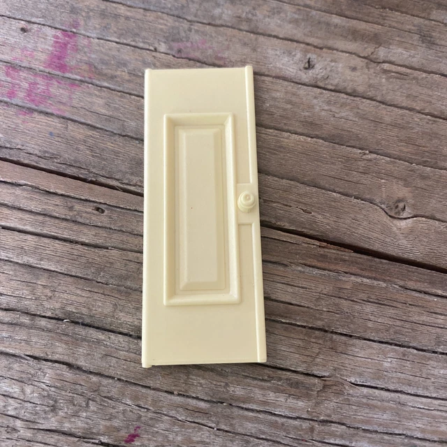 PLAYMOBIL VICTORIAN MANSION 5321 Yellow MASTER BEDROOM Wardrobe ... PLAYMOBIL VICTORIAN MANSION 5321 Yellow MASTER BEDROOM Wardrobe ...