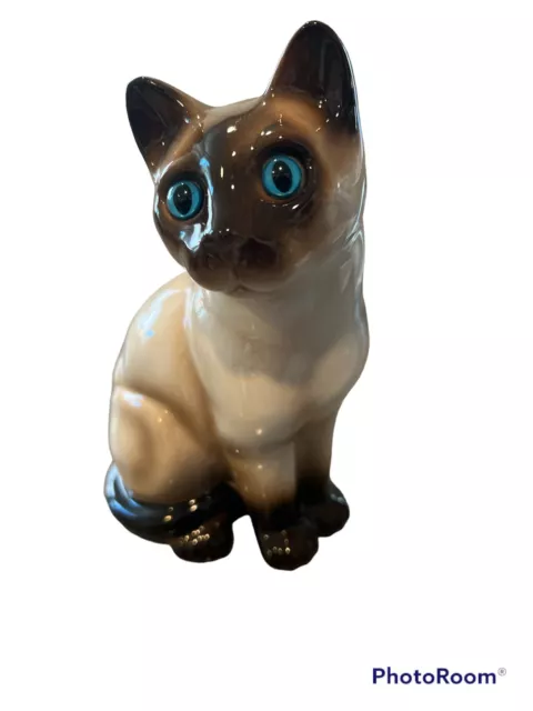VINTAGE ENESCO SIAMESE Cat Figurine with Blue Eyes Figurine 7” Ceramic ... VINTAGE ENESCO SIAMESE Cat Figurine with Blue Eyes Figurine 7” Ceramic ...