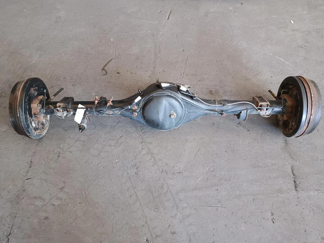 TOYOTA HILUX REAR AXLE INVINCIBLE X 4WD D-4D DCB 2.8L Diesel 6 [mvr ...