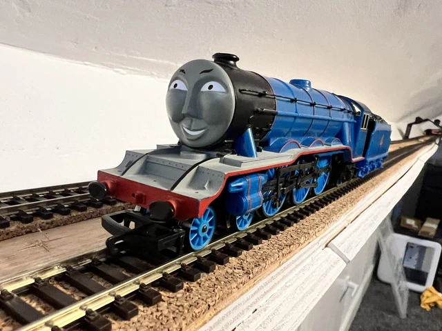 HORNBY R383 THOMAS & Friends ‘Gordon The Big Blue Engine’ Locomotive ...