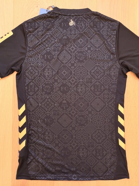 * 1. FC Köln Trikot / Saison 2025-2026 / S / 777 Jahre / Dom / 3 ...