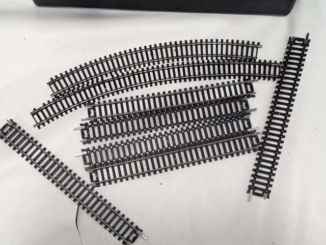 LIFE- LIKE HO Scale 9" Straight Track with joiners + 2 Hornby Curve 8 ...