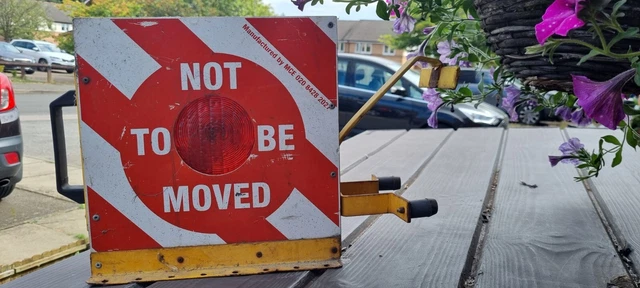 TRAIN&DO NOT MOVE " Sign £45.00 - PicClick UK