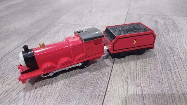 THOMAS TRACKMASTER JAMES Train with Powered Tender, battery operated ...