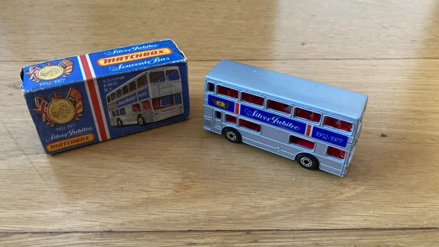 MATCHBOX SILVER JUBILEE Souvenir Bus Boxed 1952-77 Superfast Mb17 Free ...