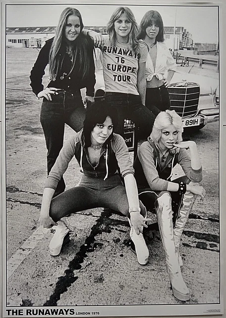 THE RUNAWAYS POSTER Joan Jett, Lita Ford, Cherie Currie London 1976 £14.99 - PicClick UK
