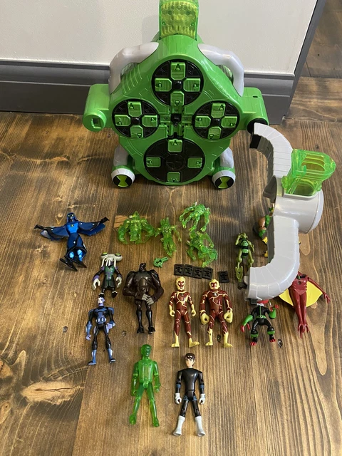 BEN 10 ALIEN Creation Chamber Laboratory Ultimate Alien Bandai & Figure ...