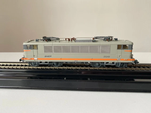 HO - ROCO Professional 63548 - Locomotive Electrique BB 25249 SNCF, livrée béton EUR 189,00 ...