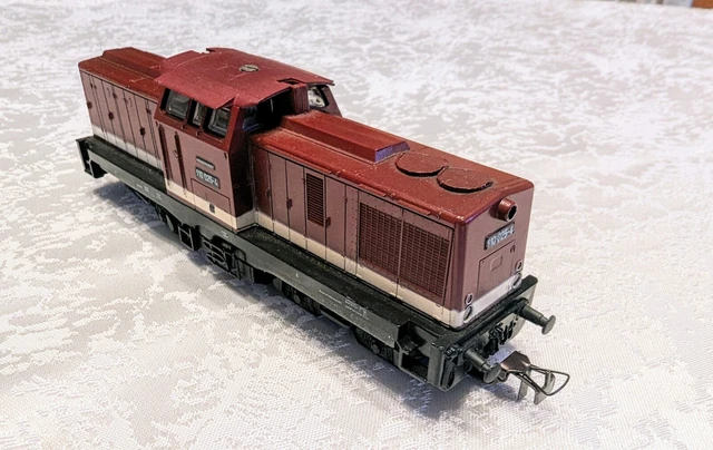 PIKO, GÜTZOLD, BR 110 025-4, DDR 70er Jahre, Lok fährt mit Licht an den ...