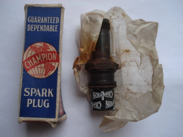 VINTAGE UNUSED CHAMPION 61S Shielded Spark Plug In Its Original Box £2. ...