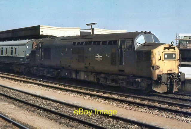PHOTO RAILWAY 6X4 Class 37 37190 waits to depart Cardiff c1977 £2.00 ...