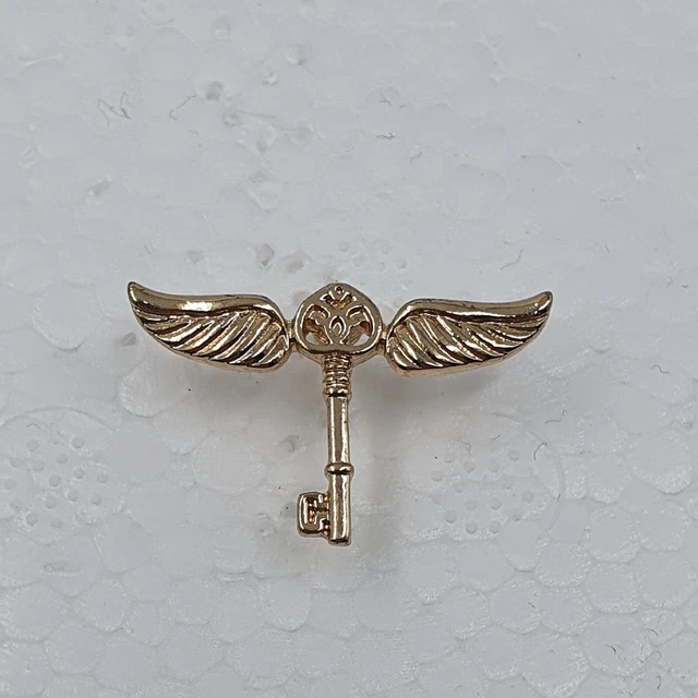 HARRY POTTER PIN Badge Official Warner Bros Studio slytherin Rare ...