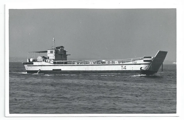 HMS L709 : LCM(9)-class Landing Craft Mechanized LCM Royal Navy PC-size ...