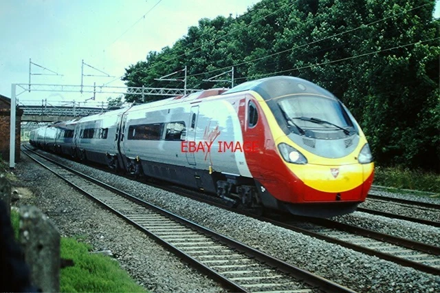 PHOTO CLASS 390 Pendolino 9-Car Emu No 390 007 Virgin Lady Passing ...