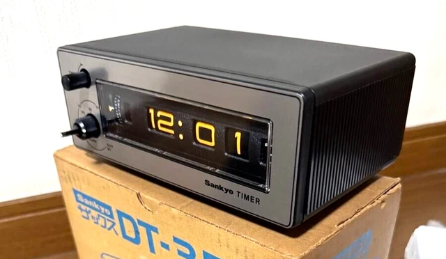 70S VINTAGE SANKYO Rare Flip Clock DT-353 Space Age Japan Mid-century ...