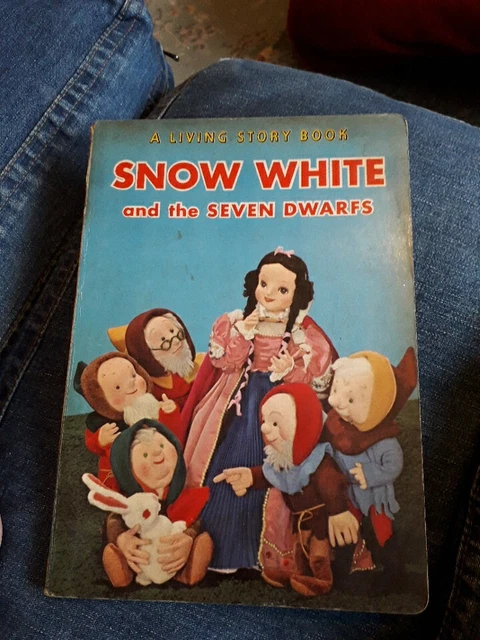 SNOW WHITE AND THE SEVEN DWARFS Living Story Puppet Book Izawa ...