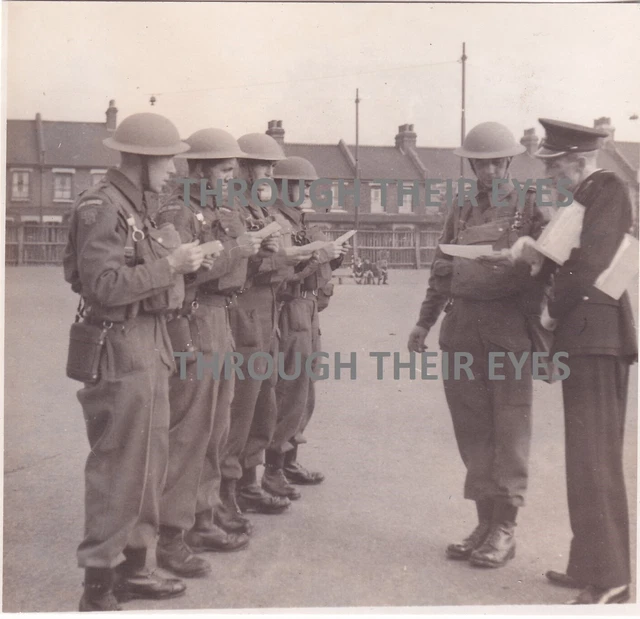 ORIGINAL WW2 PHOTO 32nd Surrey Battalion Home Guard men taking ...