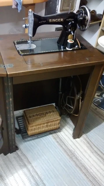 NÄHMASCHINE SINGER 15 D 88 Antik Baujahr ca. 1938 im Holzschrank EUR ...