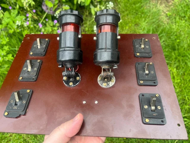 WW2 AIR MINISTRY Cockpit Lamps and Switches display £20.00 - PicClick UK