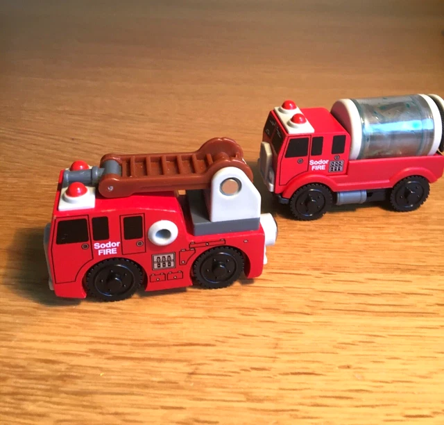 THOMAS THE TANK Engine Friends Sodor Fire Crew 2004 & Character Card ...