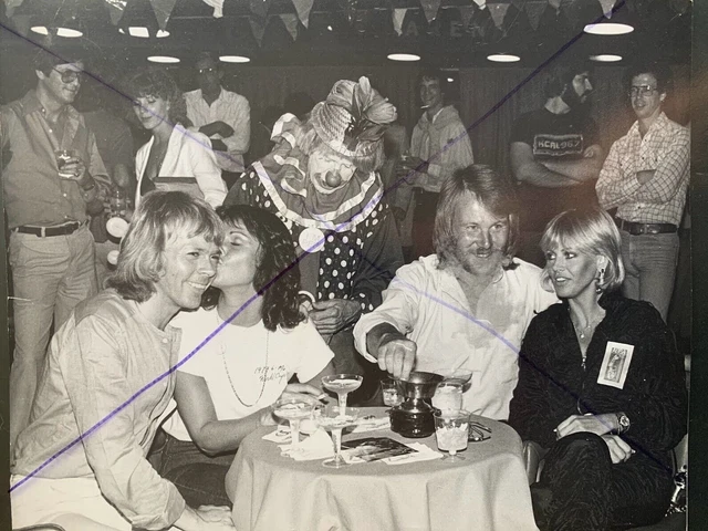 ABBA - BRITT EKLAND - Rare photo de presse originale VINTAGE par BILL ...