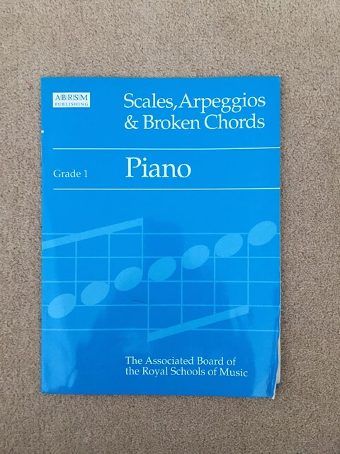 SCALES, ARPEGGIOS AND Broken Chords: Piano: Grade 3 paperback EUR 3,47 ...