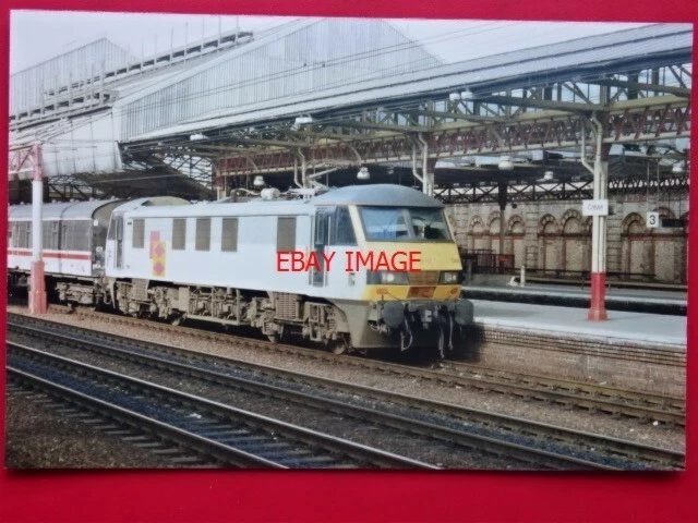 PHOTO CLASS 90 Loco No 90044 At Crewe £2.00 - PicClick UK