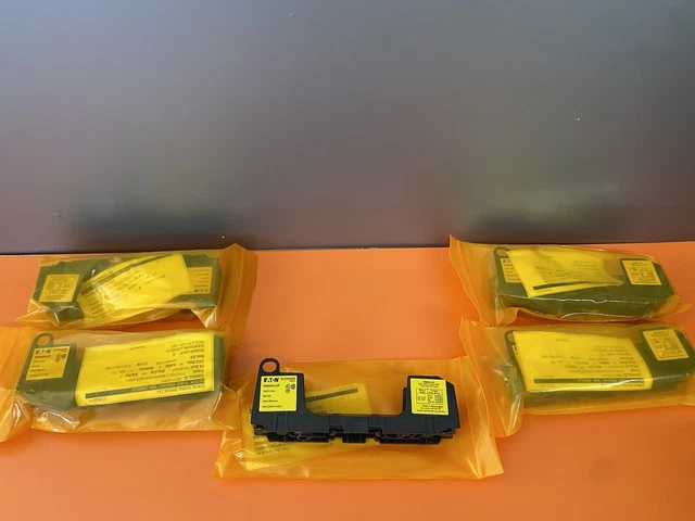 EATON MODULAR FERRULE Fuse Block 1P 600V 30A RM60030-xCR Qty 5 $50.00 ...