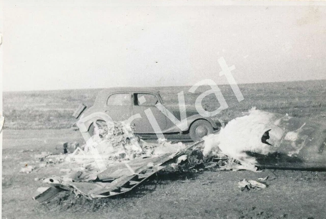 FOTO WK2 ABGESTÜRZTES Flugzeug Wrack Ostfront A1.71 EUR 34,90 - PicClick DE