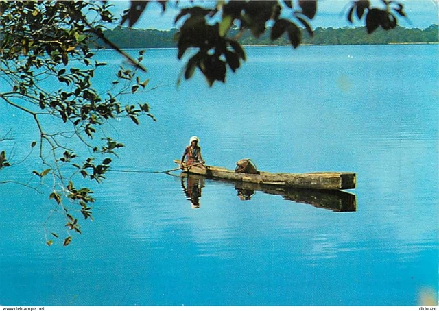 GABON - RÉGION de Lambarené - Pirogue sur le lac Evaro - CPM - Voir ...