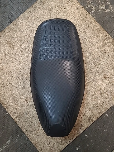 SELLA PIAGGIO ZIP Sp Prima Serie Mk1 560411 Usata Staffa Rst 96 00 ...