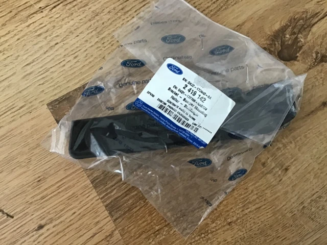 GENUINE NEW FORD Bumper Fixing Element Holder Right Front 2419142 £17. ...