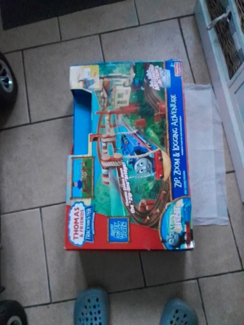 THOMAS & FRIENDS TRACKMASTER (Zip, Zoom & Logging Adventure) (No ...